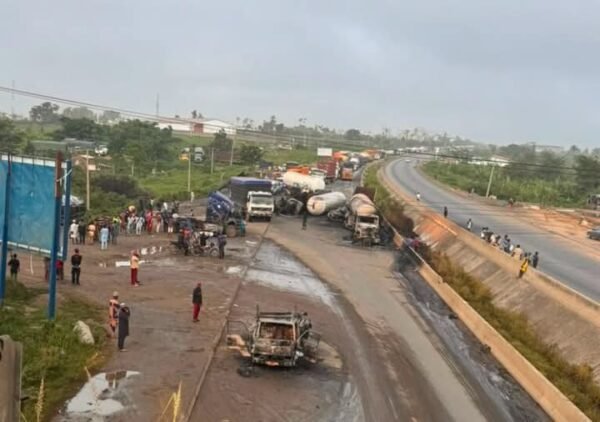 6 Killed, 8 Injured in Multiple-Vehicle Crash on Lagos-Ibadan ...